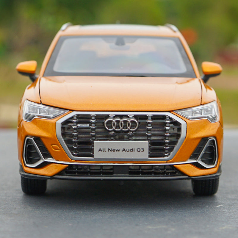 1:18 Diecast All New AUDI Q3 2019 version metal SUV car model with sma ...