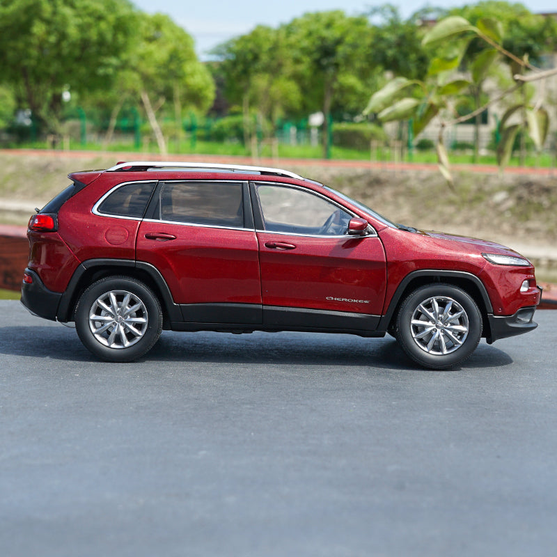 Original factory authentic 1:18 JEEP Cherokee SUV diecast Original factory authentic 1:18 JEEP Cherokee SUV diecast