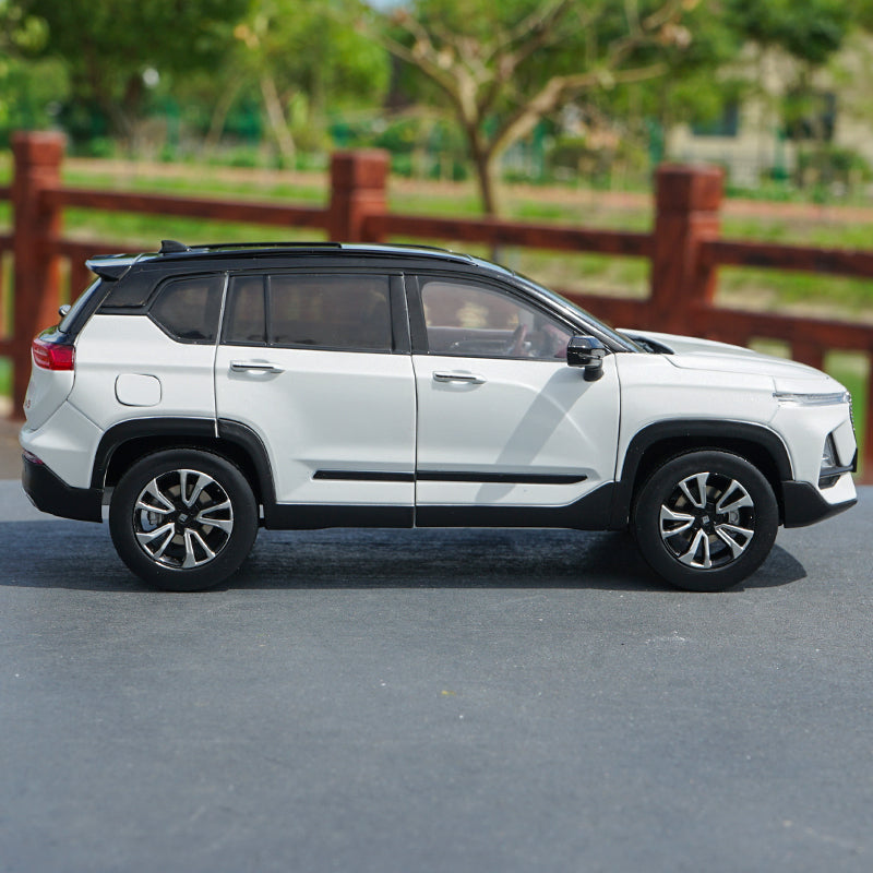 1:18 Original SGM Wuling Wagon BaoJun RS-5 diecast car model with smal ...