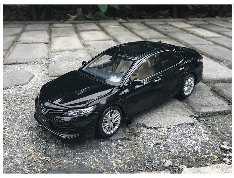 Original Authorized Authentic 1/18 Toyota Camry 8th eighth generation ...