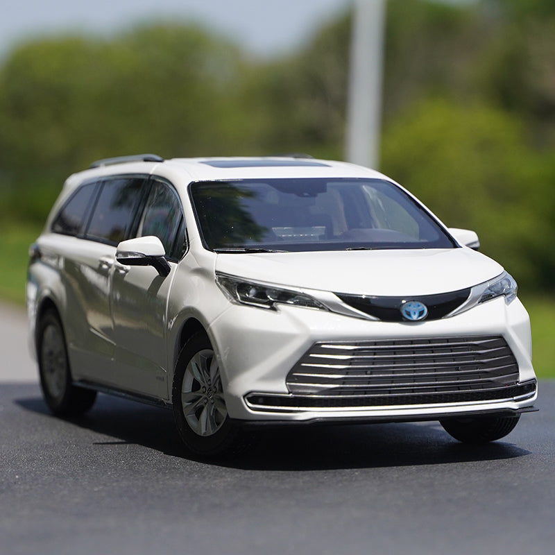 Original factory 1:18 GAC Toyota Senna MPV TOYOTO SIENNA diecast comme ...