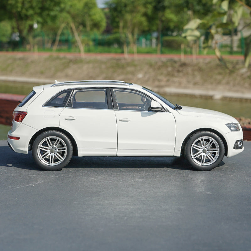 Original Authorized Authentic alloy 1:18 scale Audi Q5 Suv DieCast cla ...