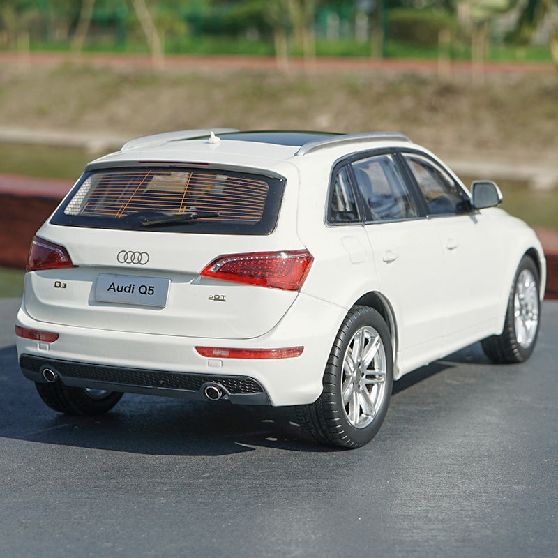 Original Authorized Authentic alloy 1:18 scale Audi Q5 Suv DieCast cla ...