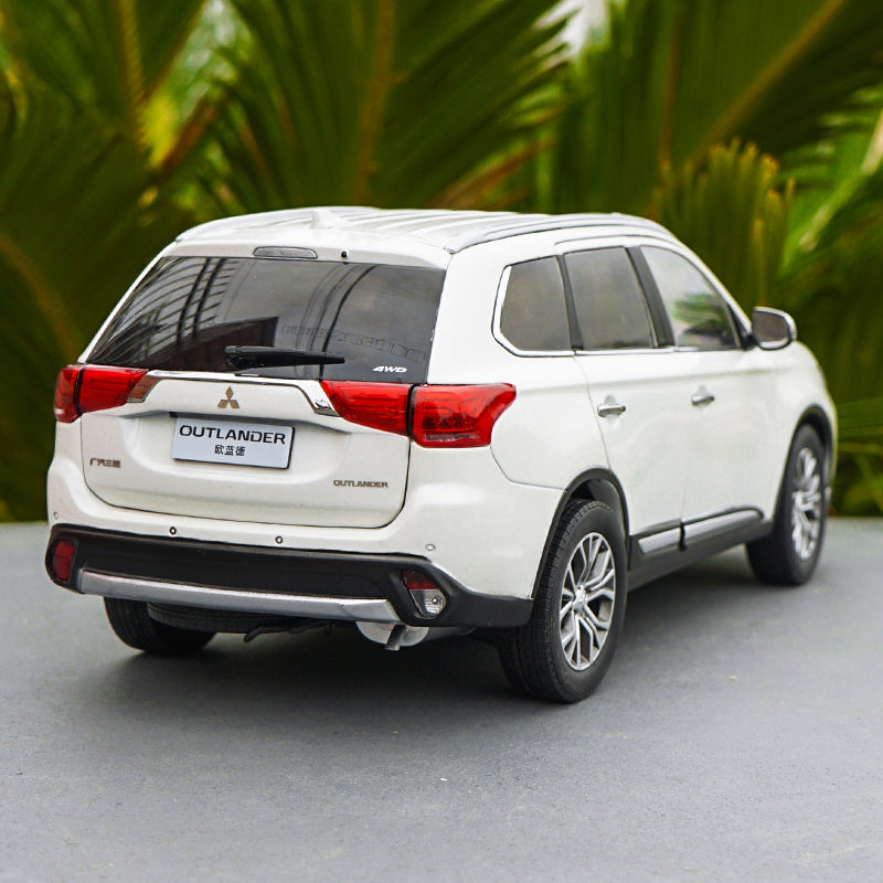 GAC Mitsubishi Outlander SUV die cast car model in scale 1:18 2016 ver ...