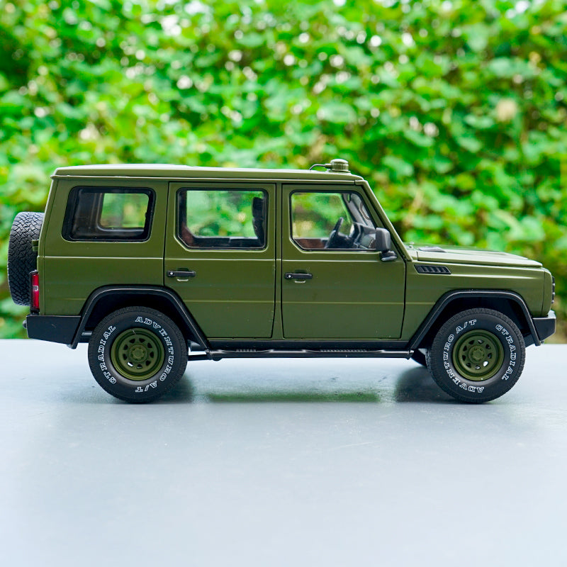 Original factory 1:18 BAW Beijing Jeep BJ80 BJ80J millitary car model ...
