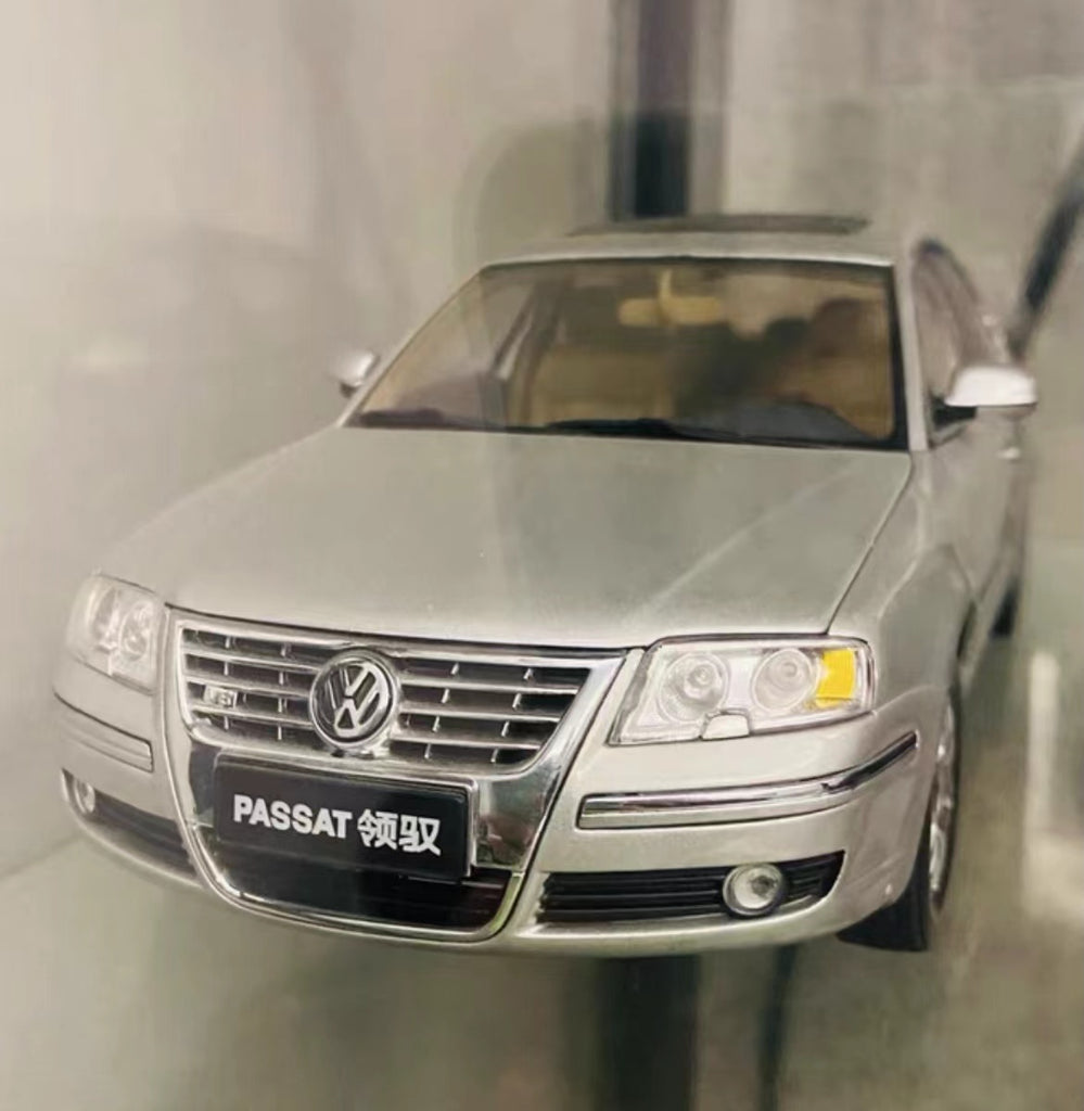 1:18 Volkswagen VW Passat Silver diecast scale car model very rare ...