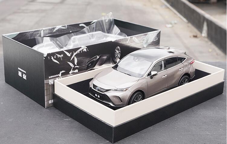 Original factory 1:18 TOYOTA HARRIER diecast car model for gift, colle ...